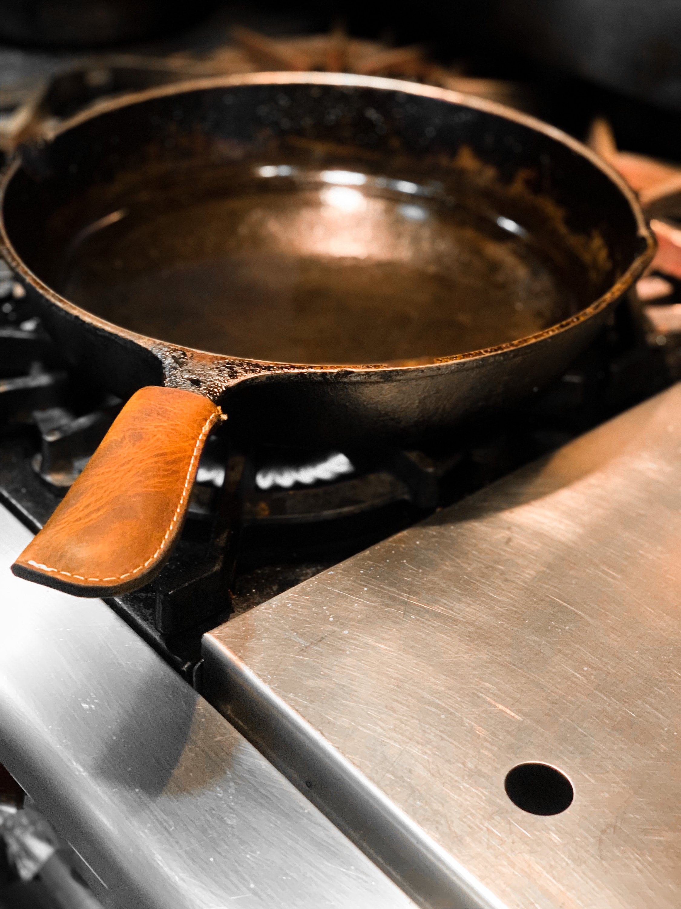 Leather Cast Iron Skillet Handle Cover - Etsy