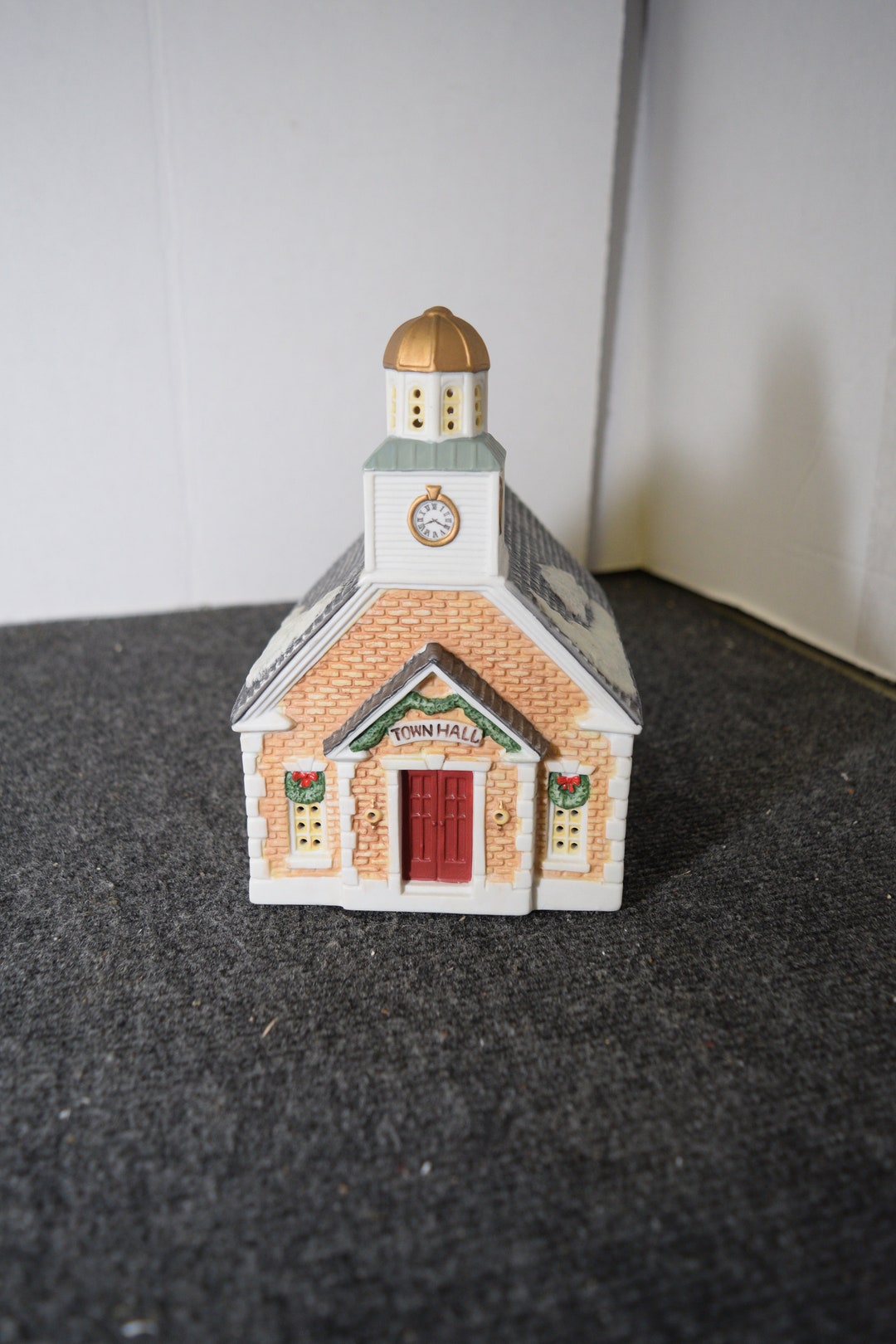 Thomas Kinkade St Nicholas Circle Collection Town Hall Sculpture Light ...