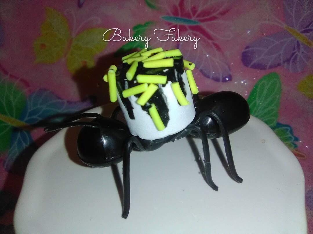 Ants Set of 3 Lemonade Ants, Large Ants Carrying a Chocolate Dipped ...