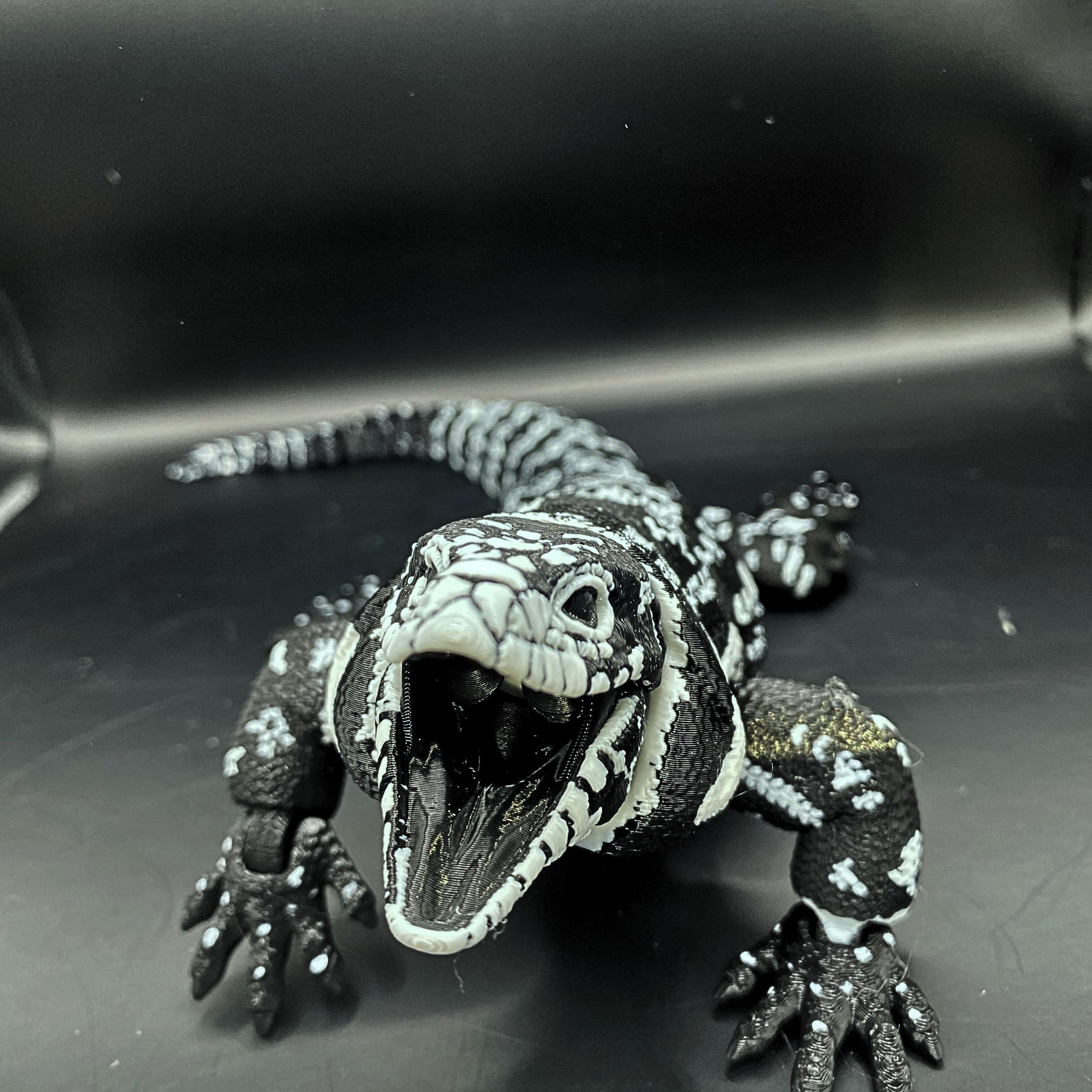 3D Articulated Black and White Tegu Realistic 3D Printed Reptile Toy ...
