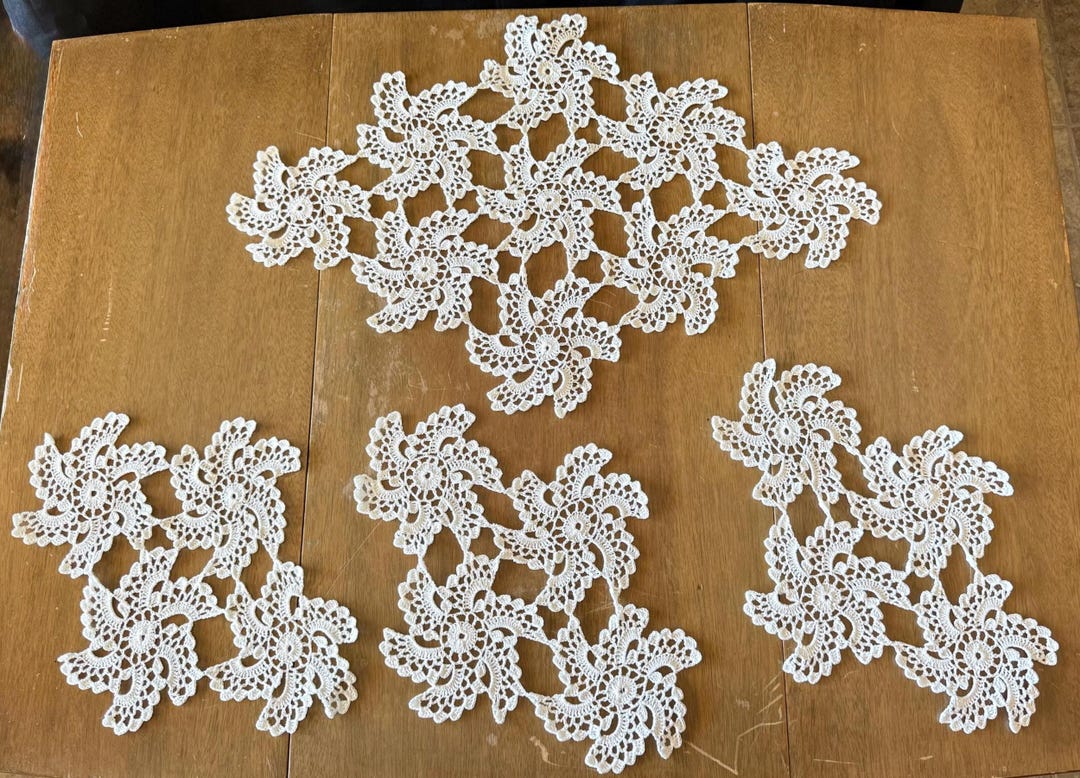 Handcrafted Pinwheel Decorative Mat Set - Etsy
