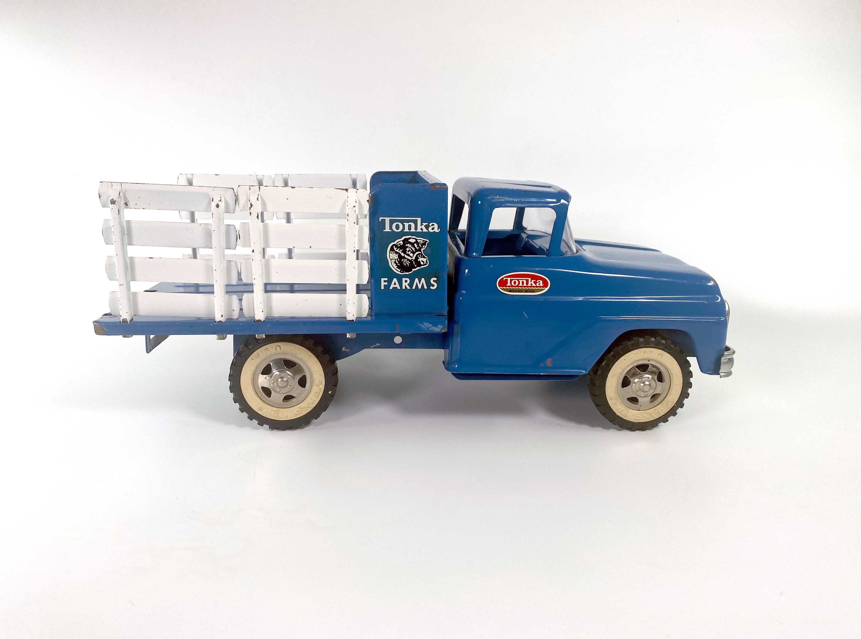 1962 Tonka Farm Stake Truck No. 404 in 18 Light up Wood Display Box ...