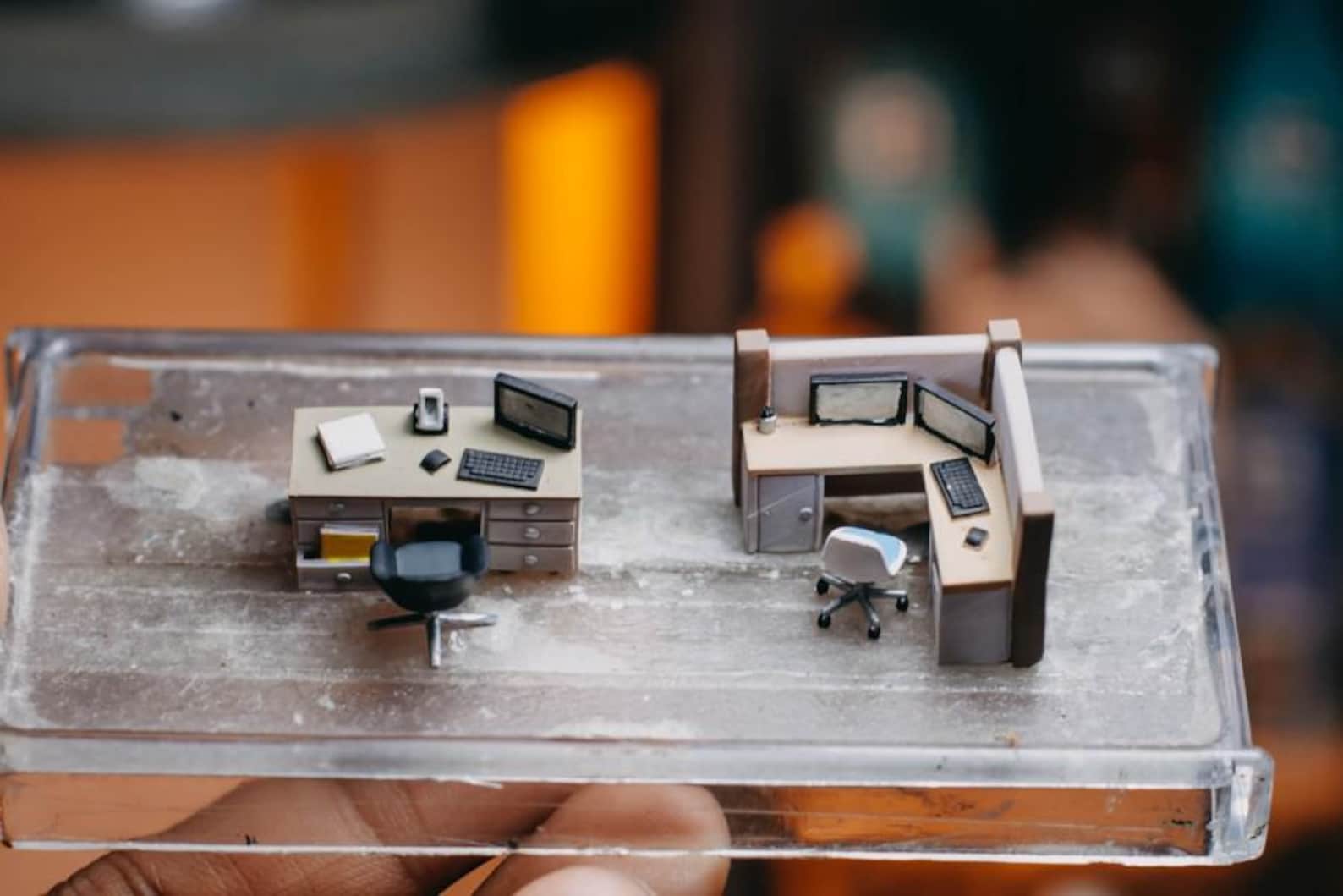 Miniature Mini Figures Office Furniture Desks Man Office Worker for ...