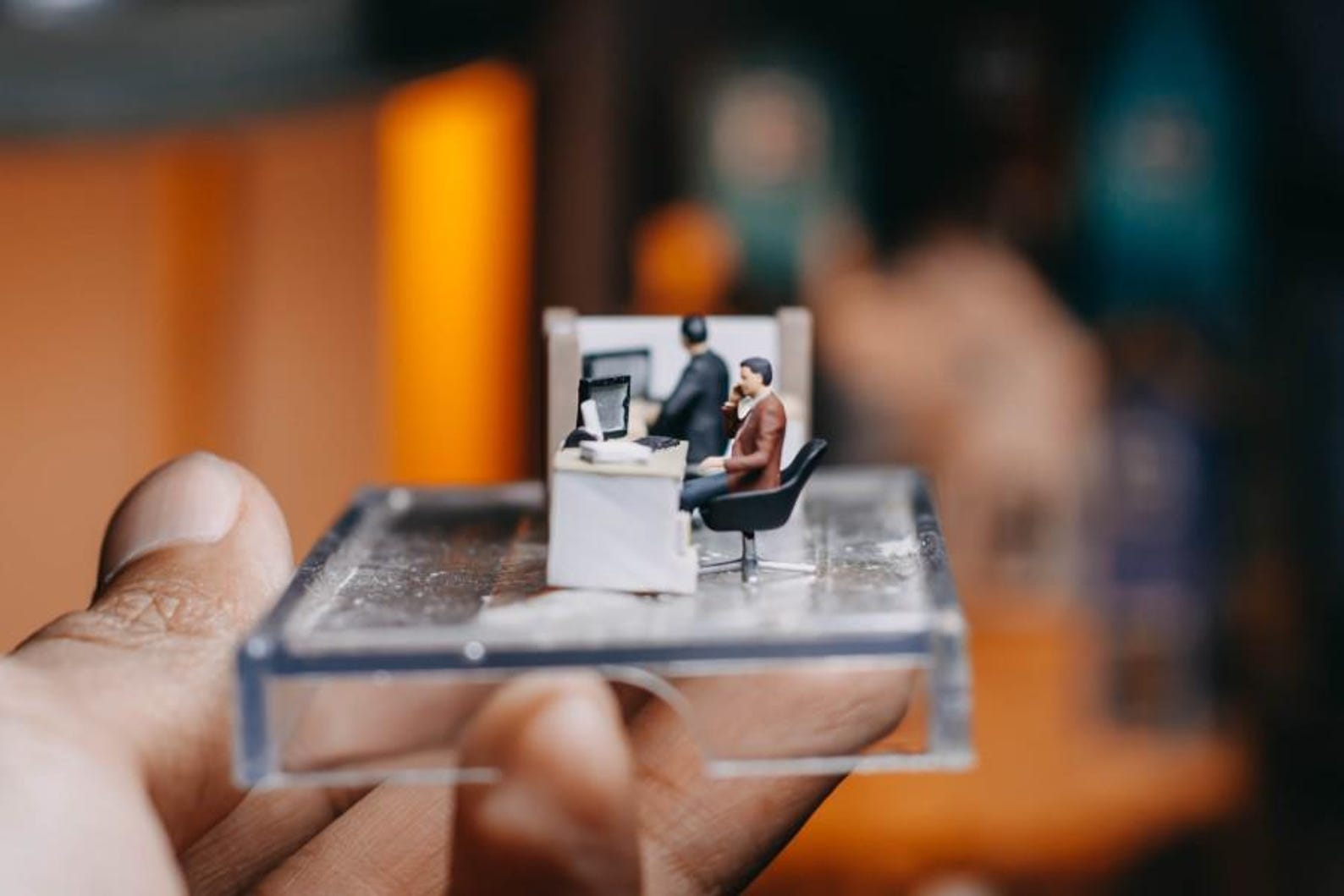 Miniature Mini Figures Office Furniture Desks Man Office Worker for ...