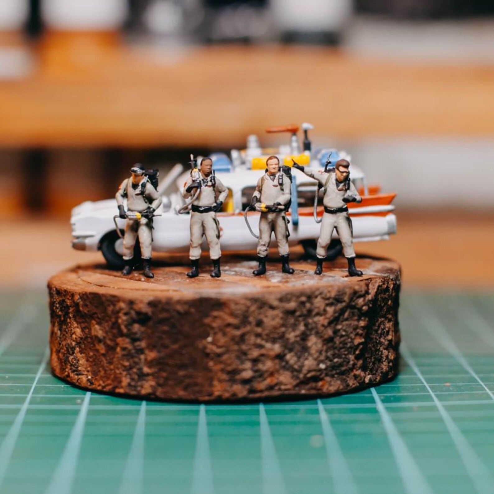 Miniature Action Figure Ghost Diorama Scale 1:87 No Preiser Decoration ...