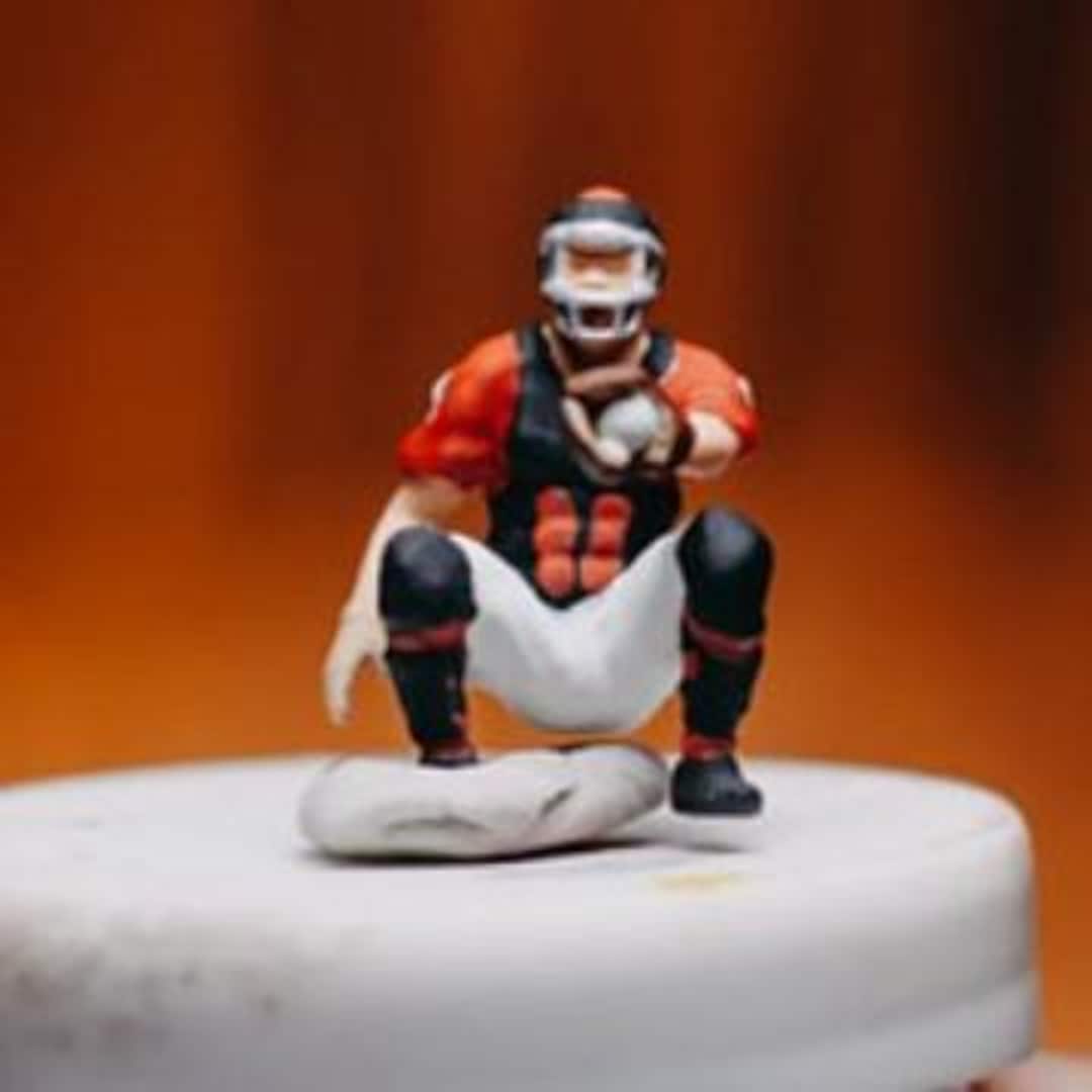 Miniature Figures Action Baseball Catcher Softball Player Scale HO 1/87 ...