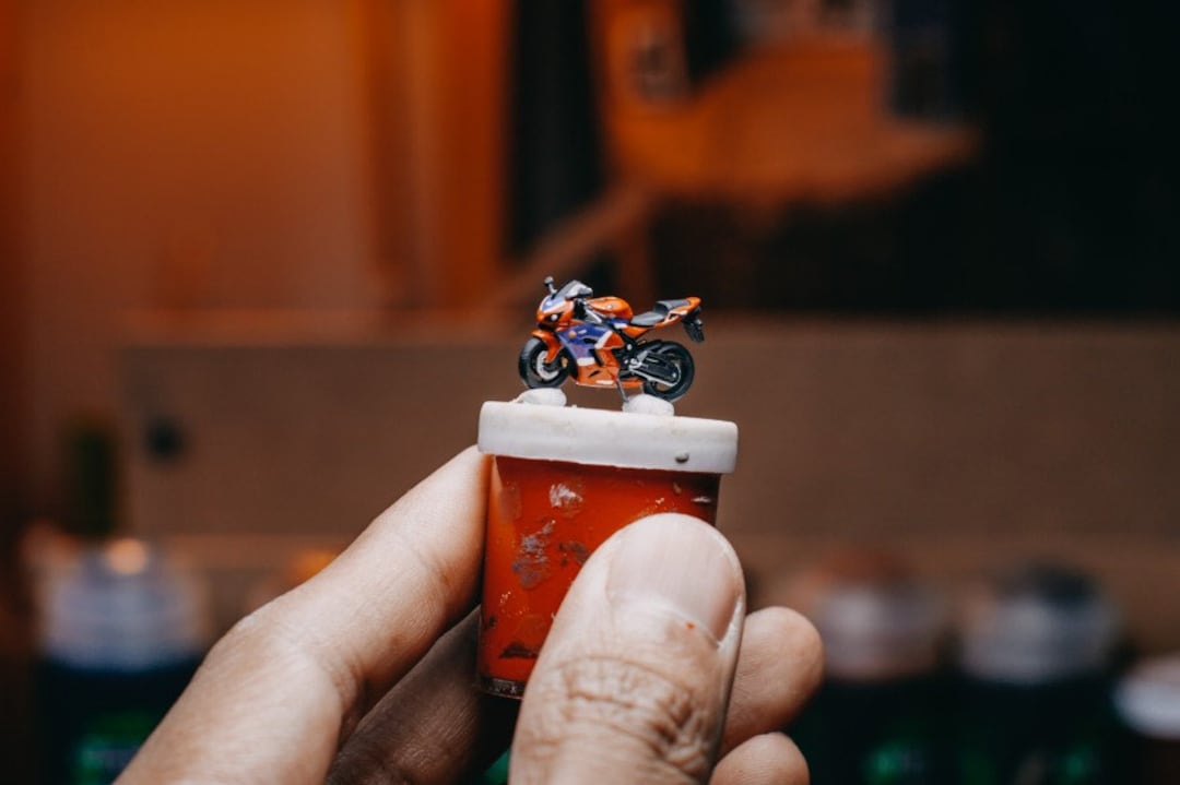 Miniature Action Figures Motorcycle Raci Ng Diorama HO Scale 1:87 ...