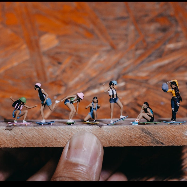 Miniature Action Figures Skateboard Diorama HO Scale 1:87 Decoration 1/ ...