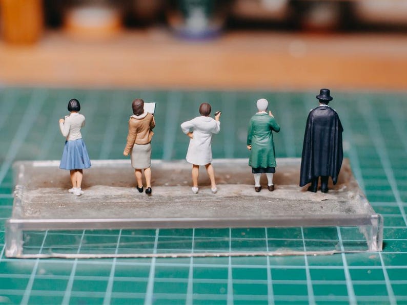 New Miniature Action Figure School for Diorama Decoration Mini Resin ...