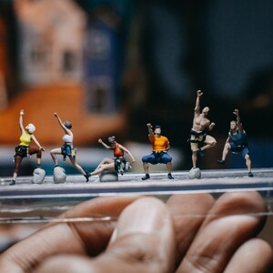 Miniature Action Figure Mountain Climber Men and Women Diorama Scale 1: ...