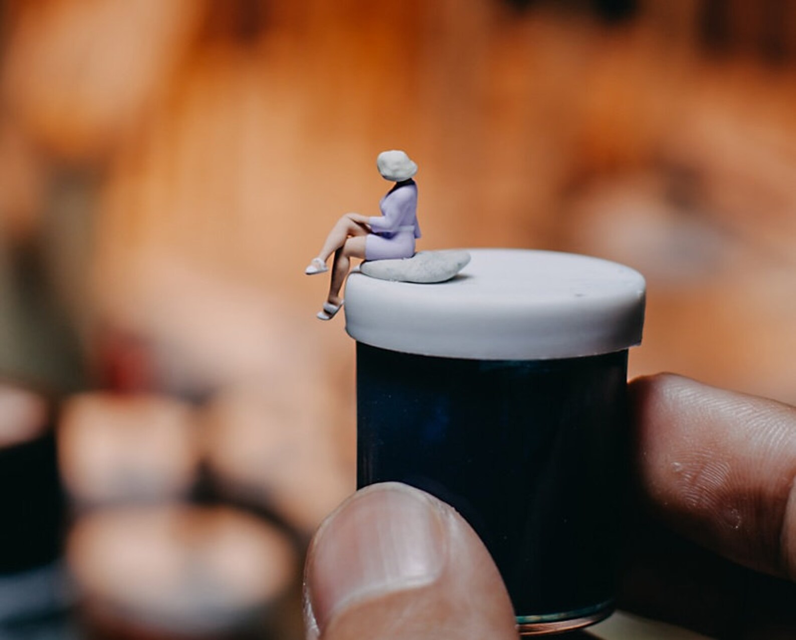 Miniature Action Figure Woman Sitting for Diorama HO Scale 1:87 NO ...