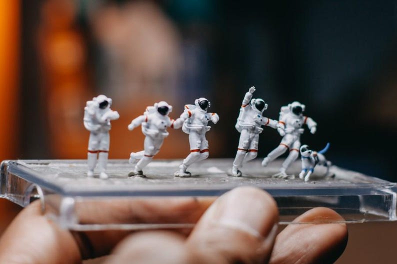 Miniature Action Figure Astronaut Man Diorama Scale 1:87 Decoration Mini Resin - Etsy