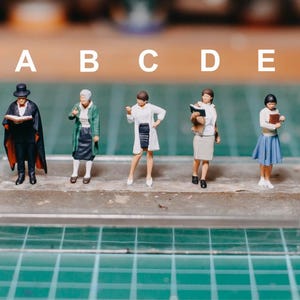 New Miniature Action Figure School for Diorama Decoration Mini Resin ...