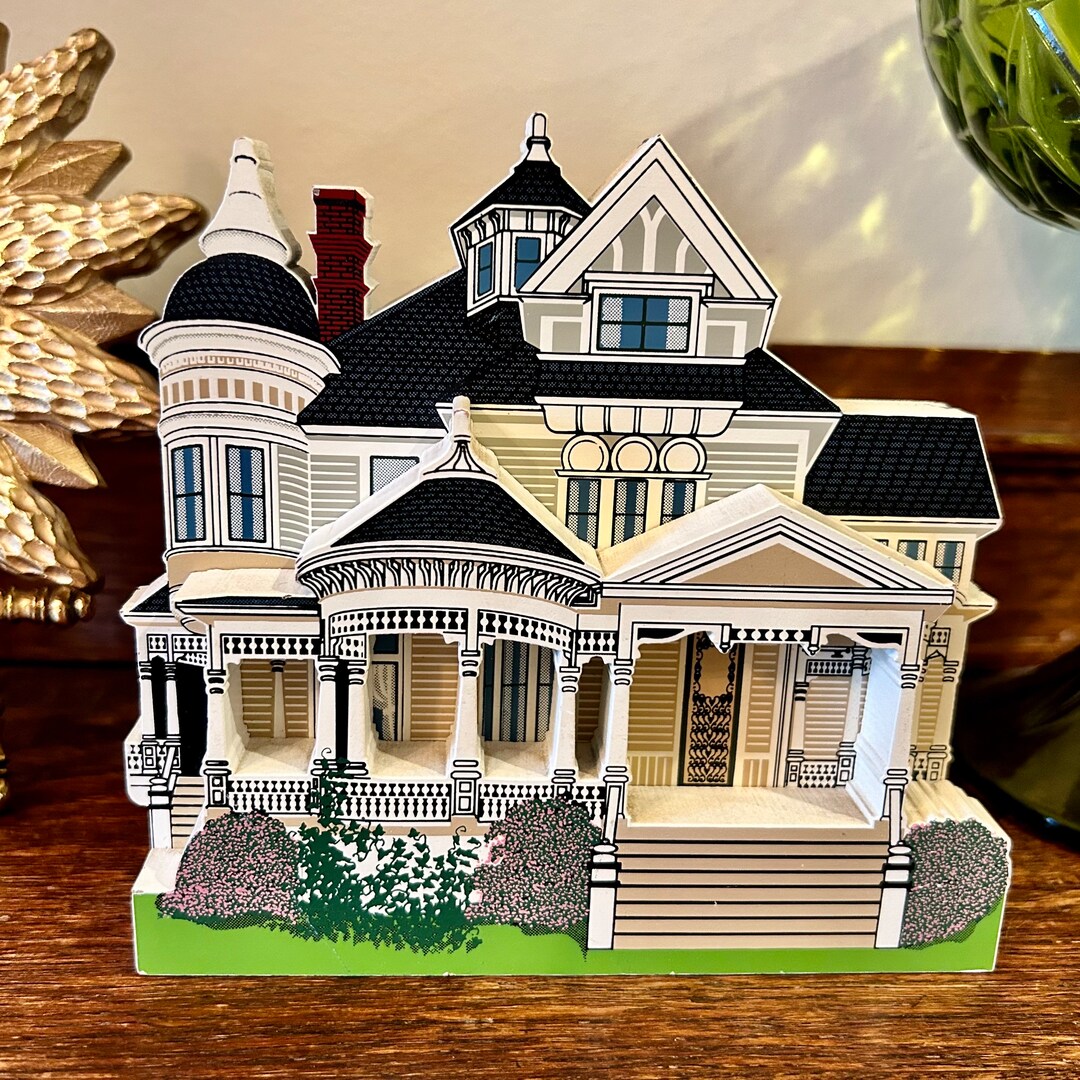 Shelia's House Pillow-thompson House Helena, Arkansas Wooden Historic ...