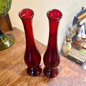 Vintage Avon Ruby Red Bud Vases Perfume Bottles 1970s - Etsy