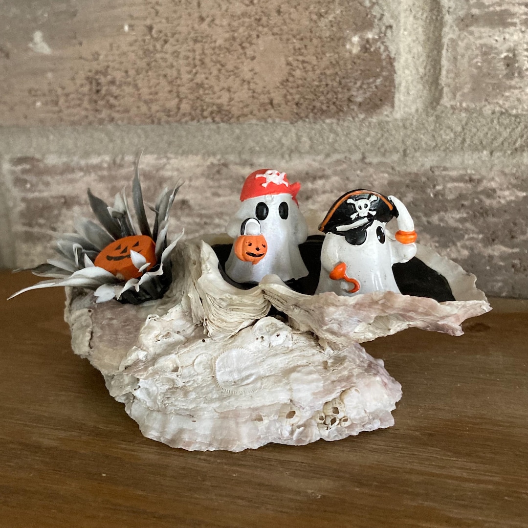 Mini Spooky Pirate Ghosts on Oyster Shell Scene - Etsy