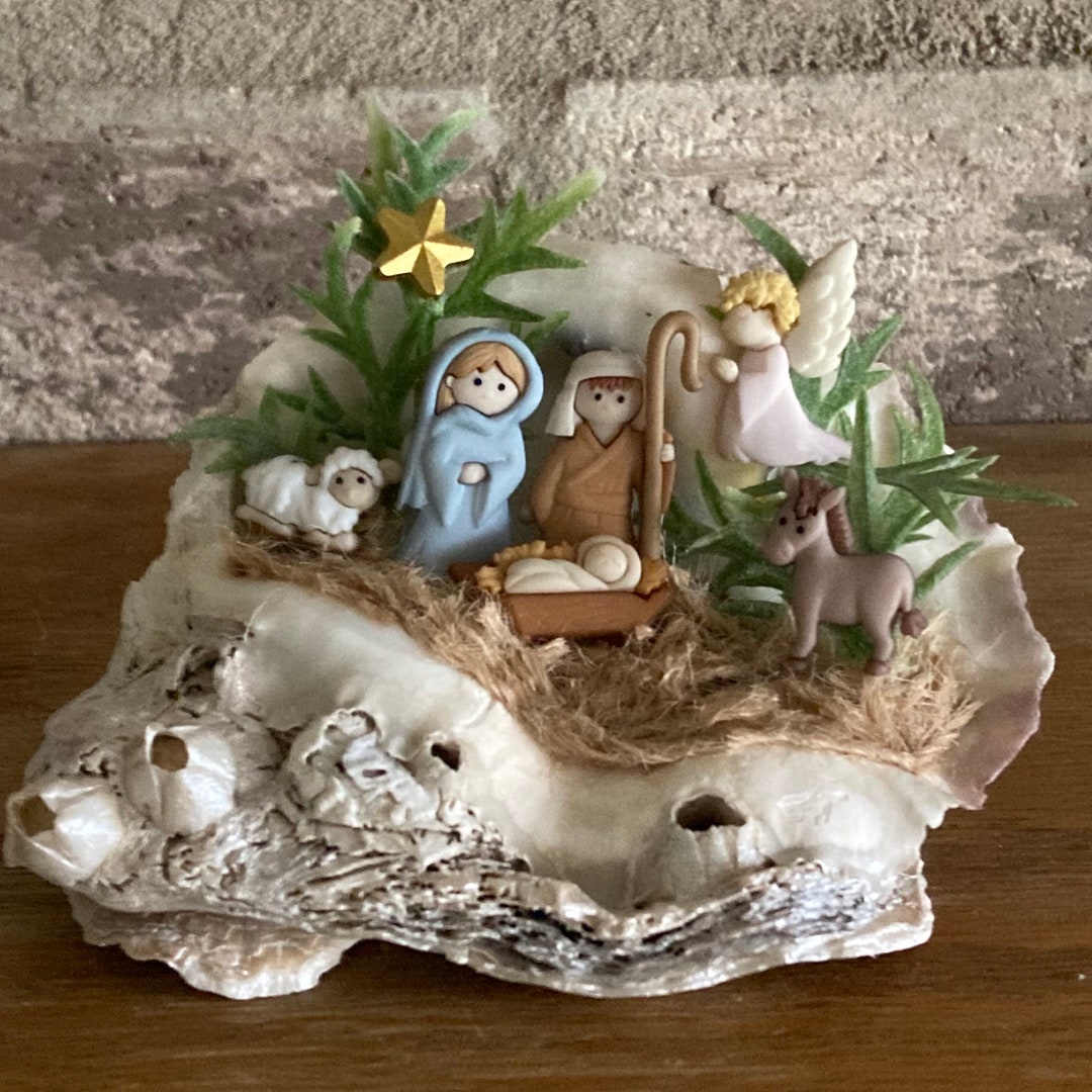 Mini Nativity in an Oyster Shell From the Texas Coast. - Etsy UK