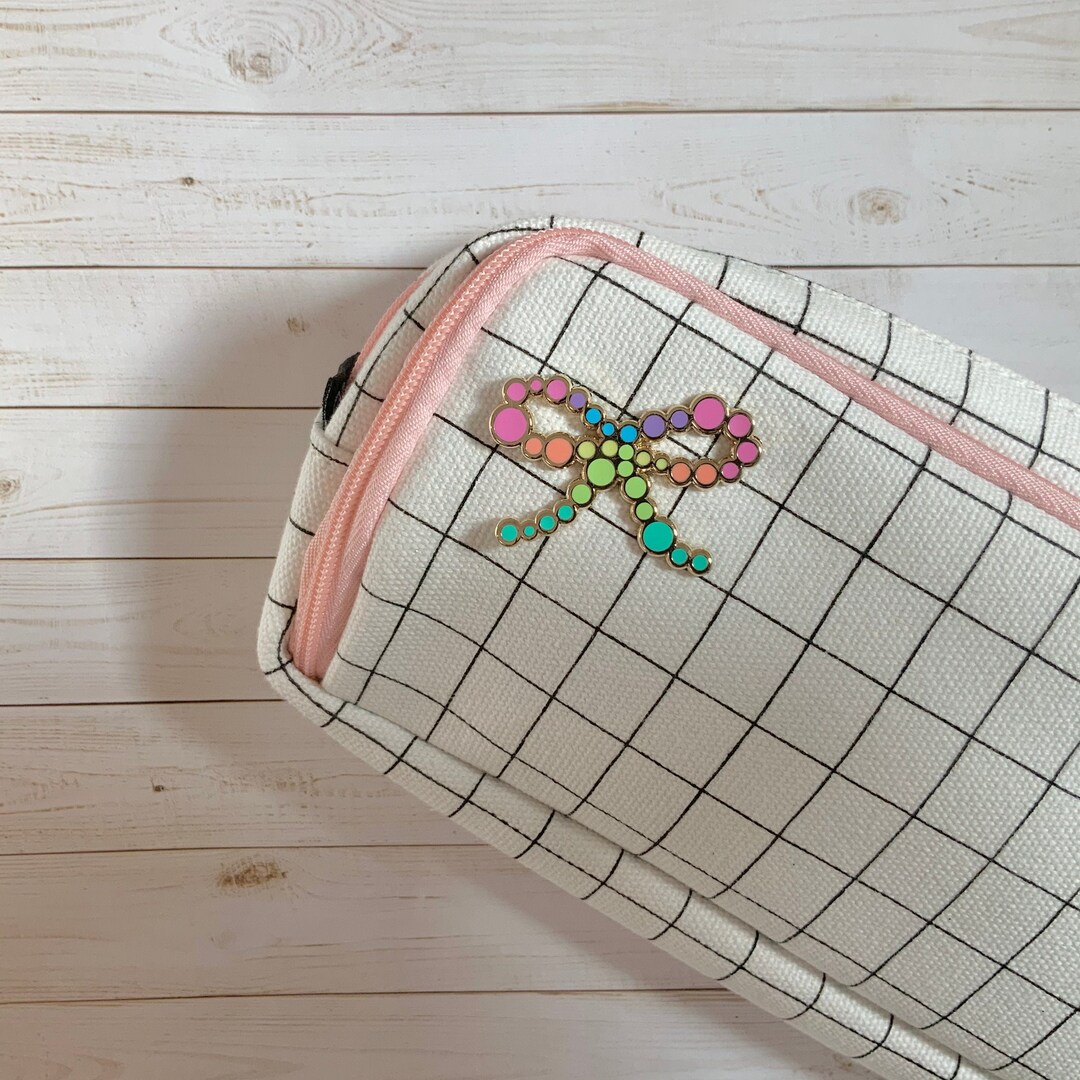 Pretty Gold Plated Large Bow Shaped Enamel Pin. Comes in Black or ...