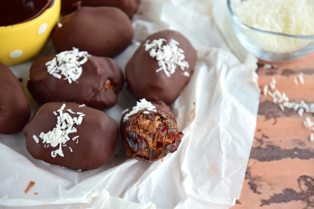 Medjool Stuffed Gourmet Dates, Almond Stuffed Chocolate Covered Dates ...