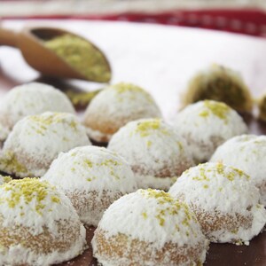 Pistachio Maamoul, Pistachio Cookies, Pistachio Semolina Cookies, Eid ...