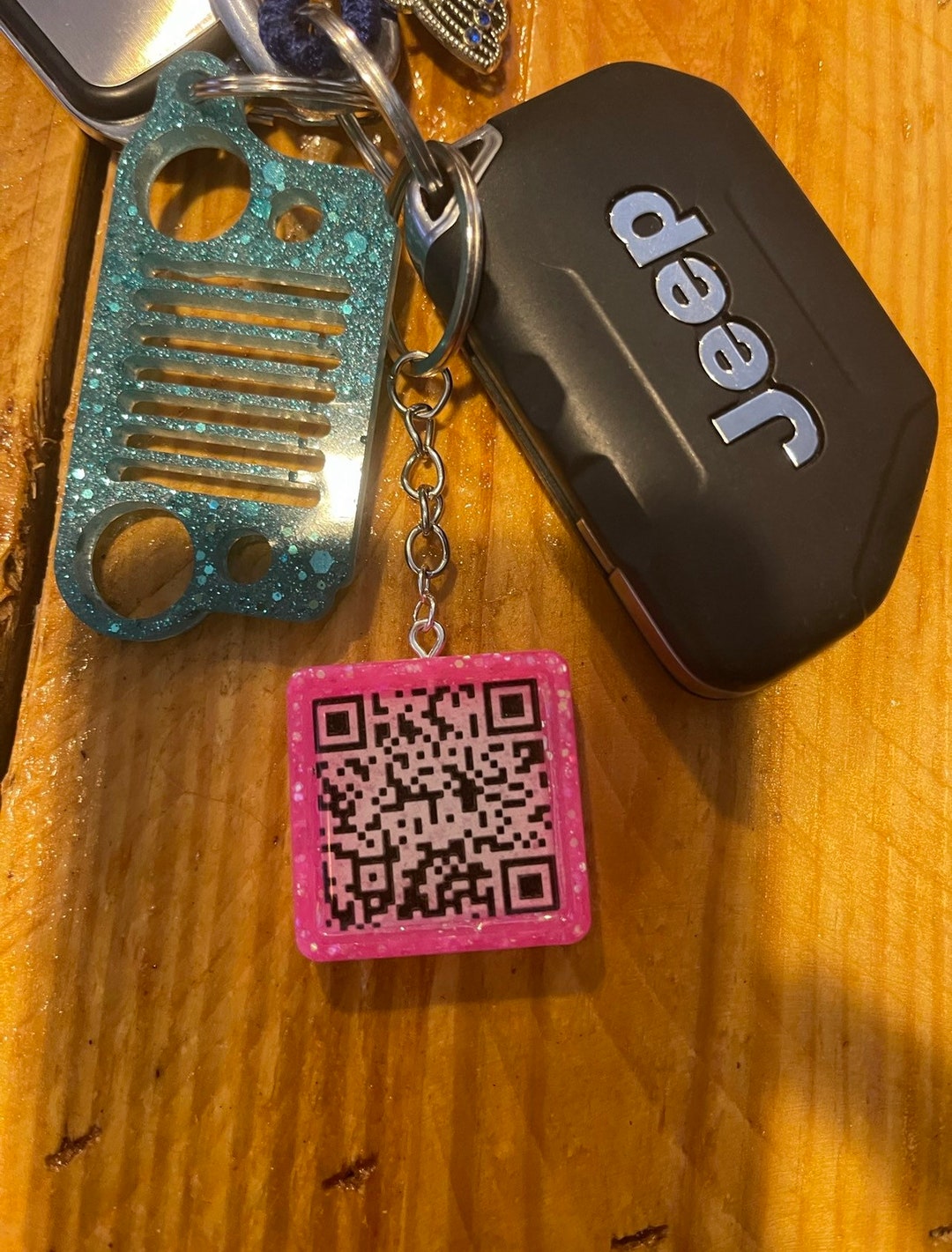 QR Scan Keychain - Etsy