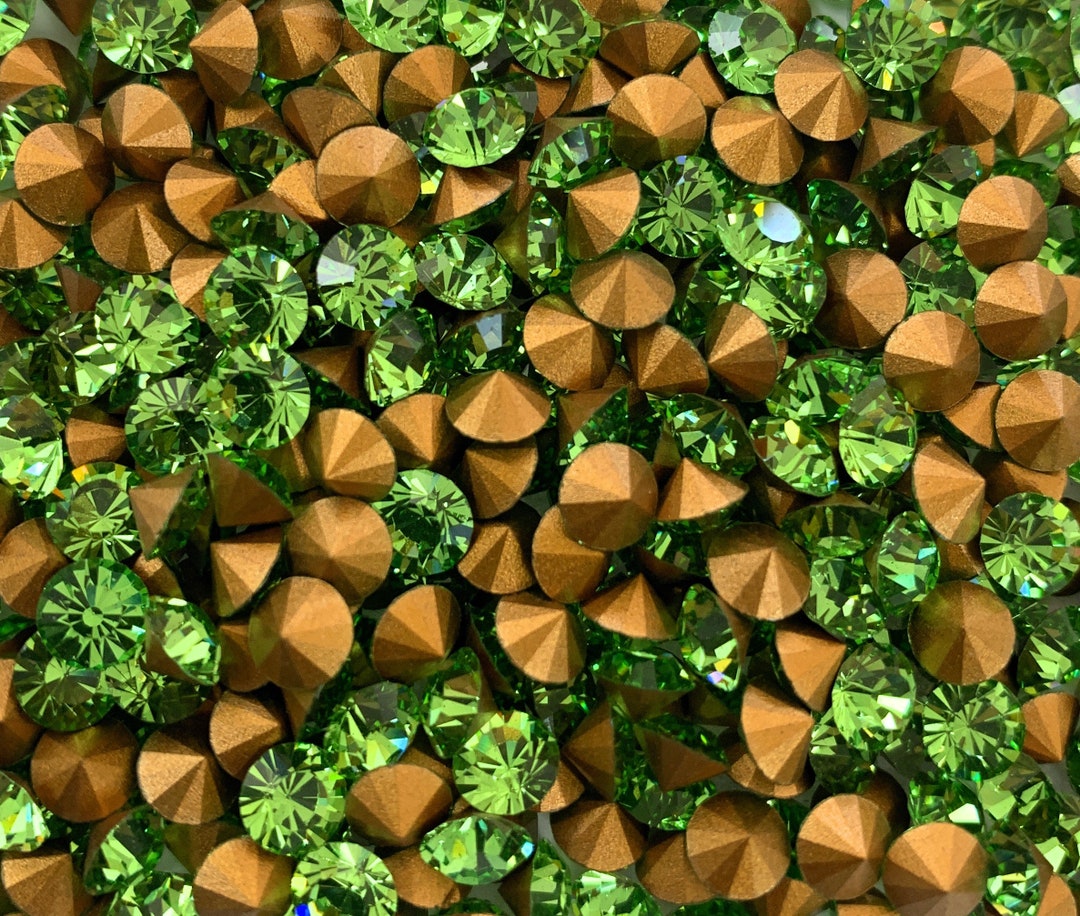 SS24 Peridot Vintage Swarovski Rhinestone Chatons Round Article 1012 ...