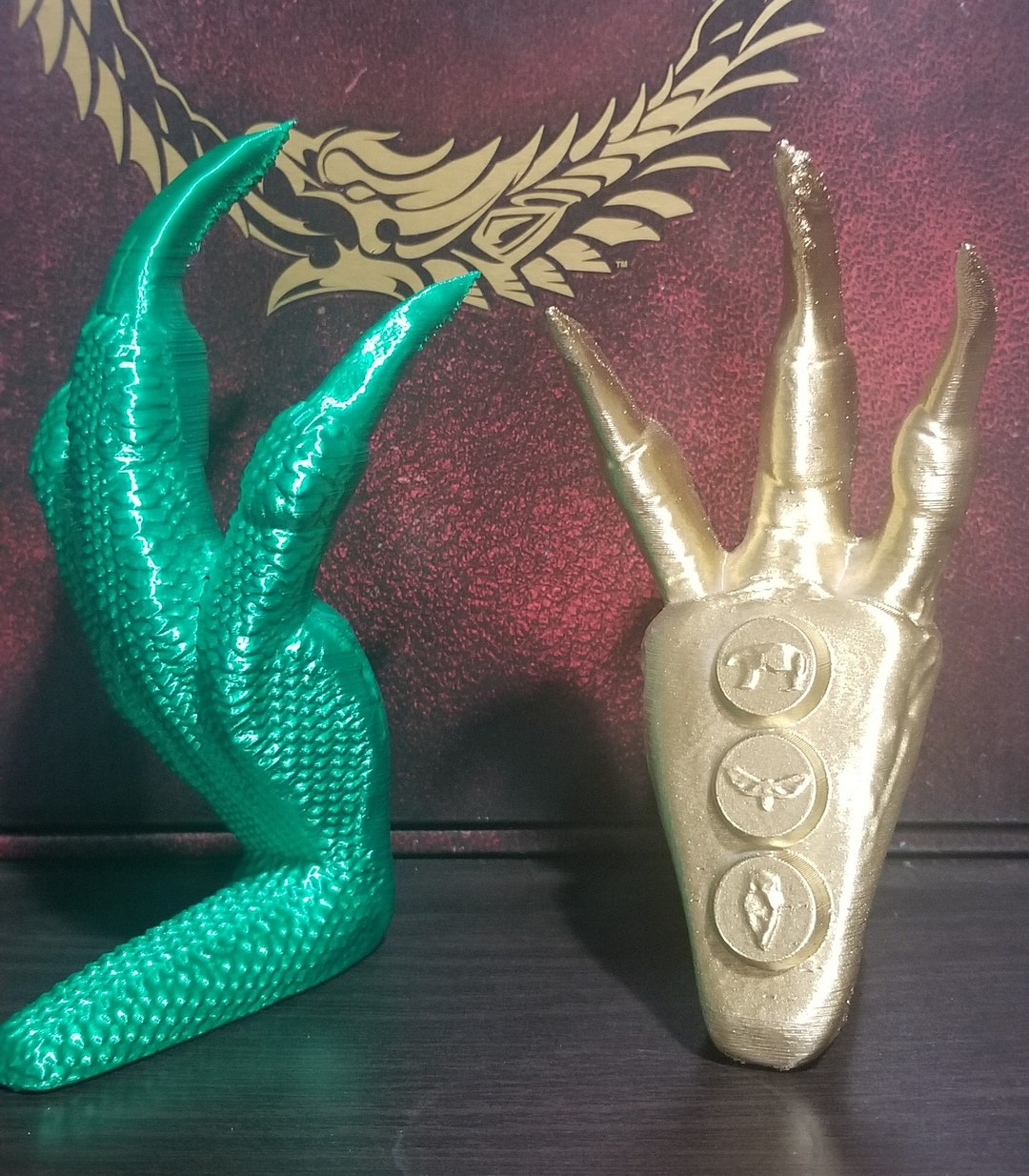 Skyrim Dragon Scale Golden Claw - Emerald Claw - Morrowind - Daggerfall ...