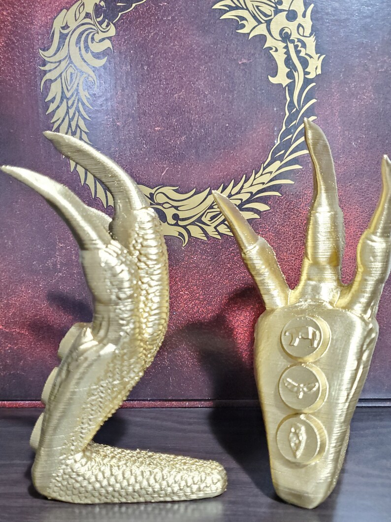 Golden Elder Claw Statue - Medieval Relic Gift - Gift for Gamer - Gift ...