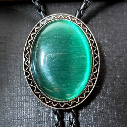 Ruby Southwest Totem Bola Bolo Tie Necklace for Men or Women - Etsy