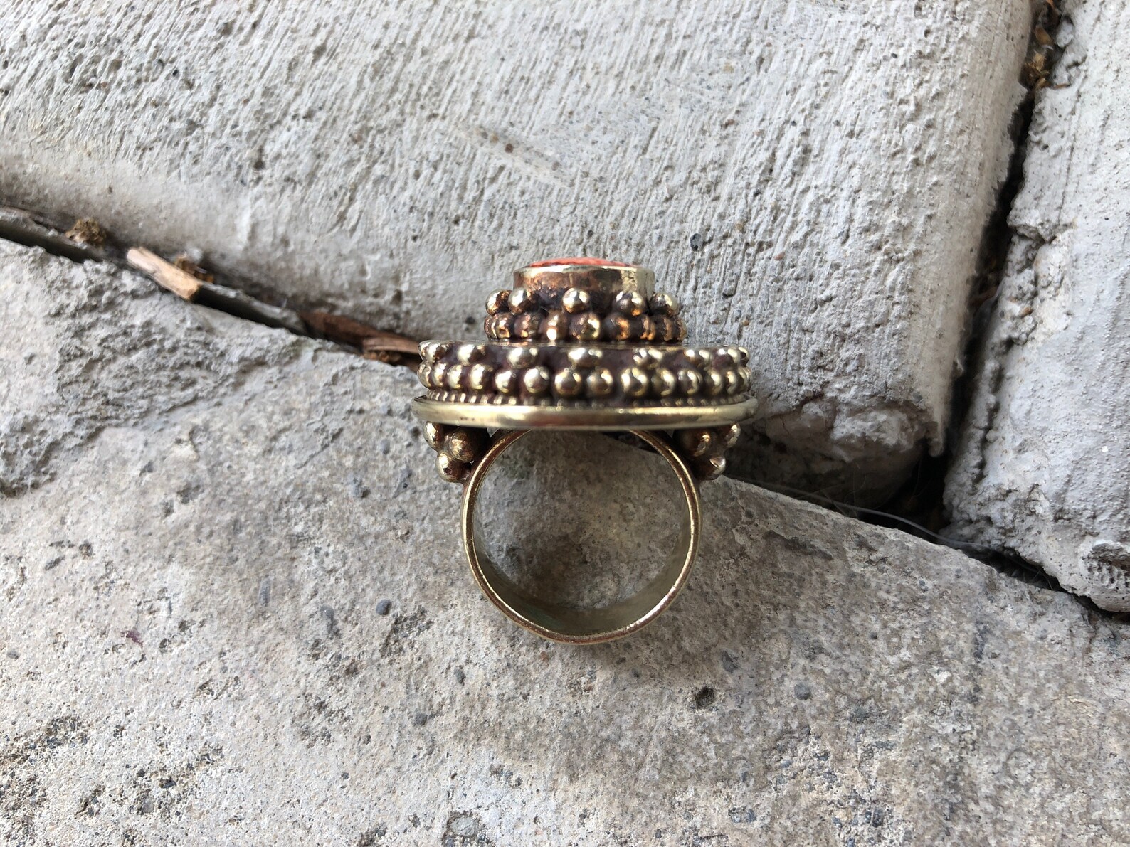 VINTAGE Moroccan Ring Silver Tone Metal Pink Natural Coral Stone Round ...