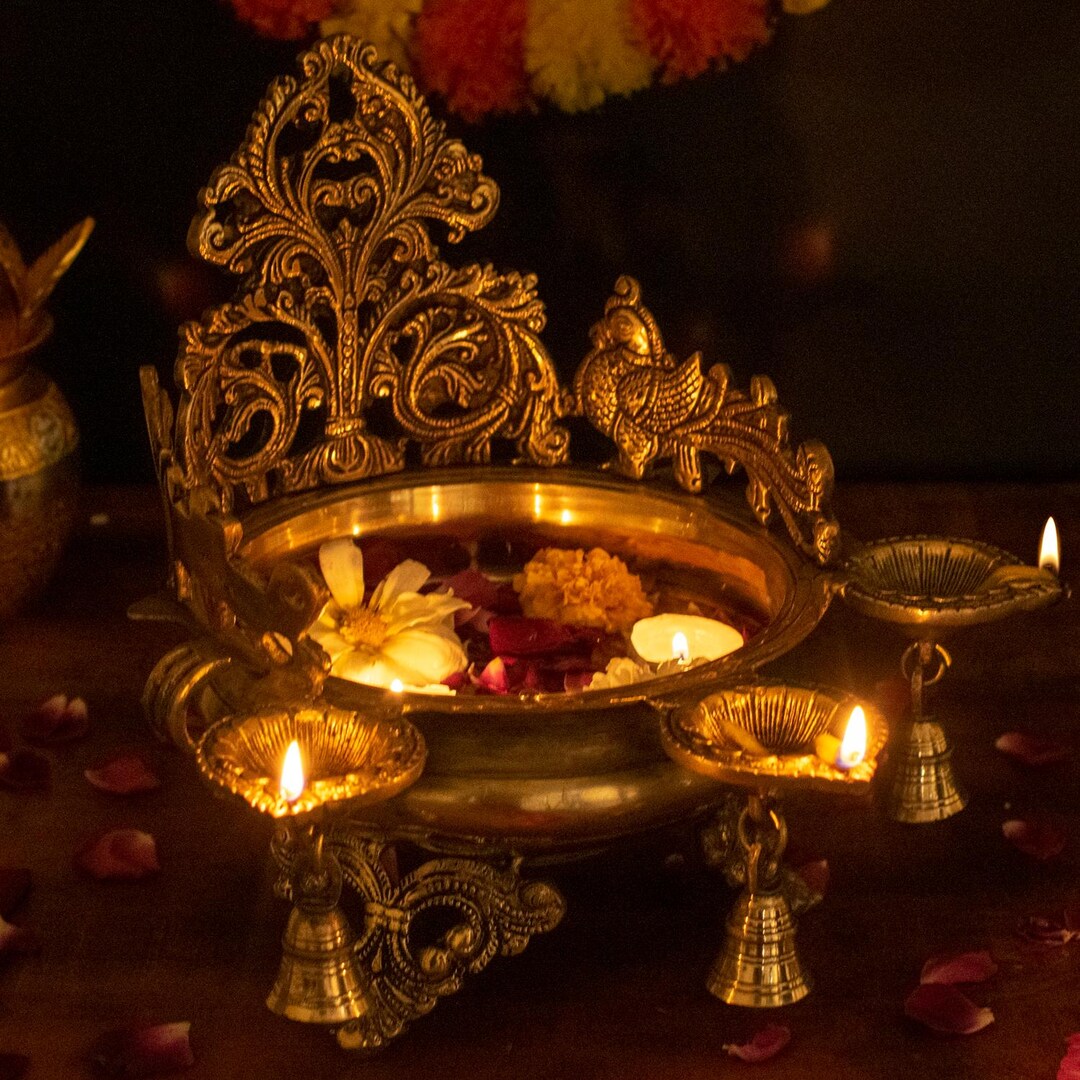 Statuestudio Brass South Indian Urli Decorative for Floating Flowers ...