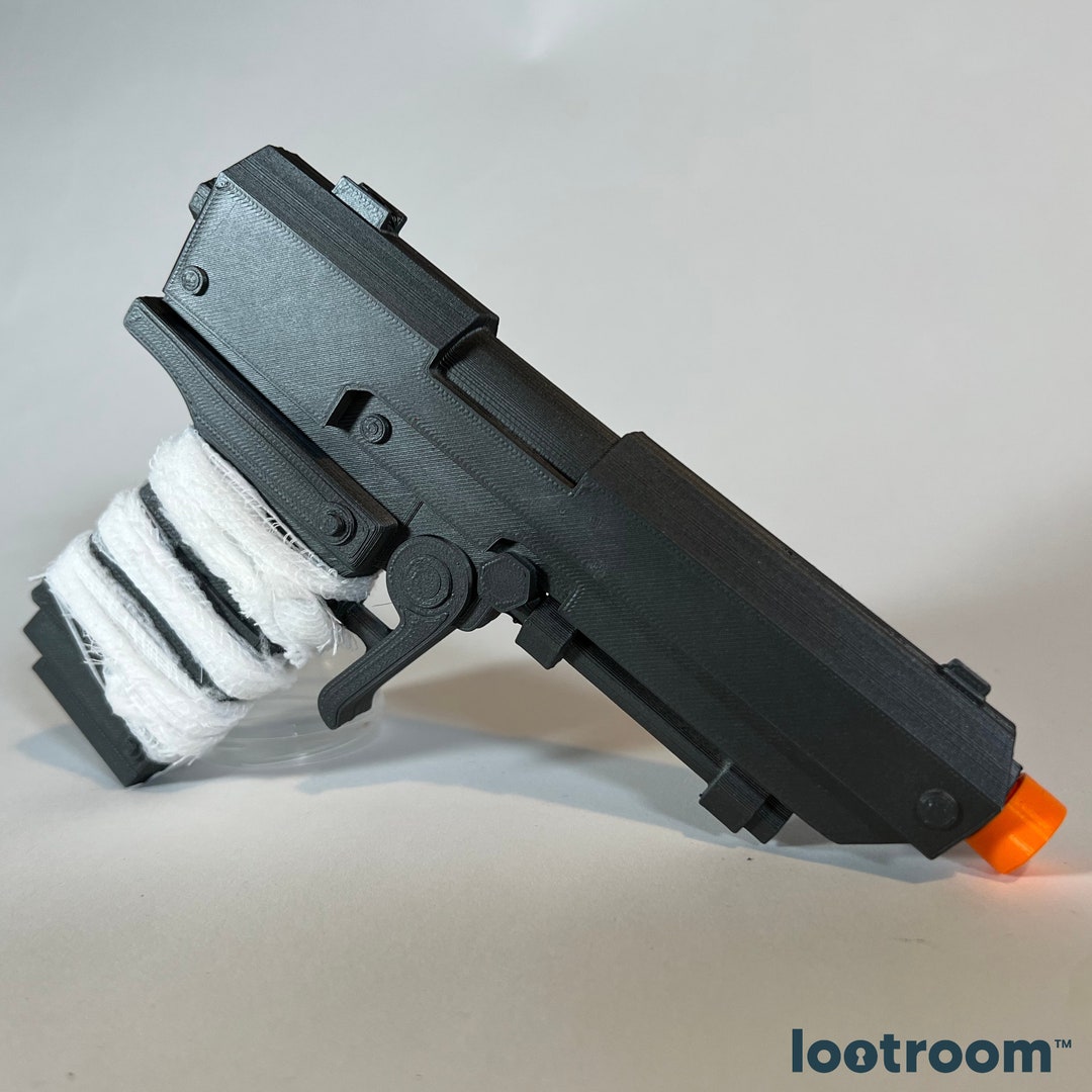 Rust LIFE-SIZE Semi-automatic Pistol P2 1:1 Gun Prop - Etsy Australia