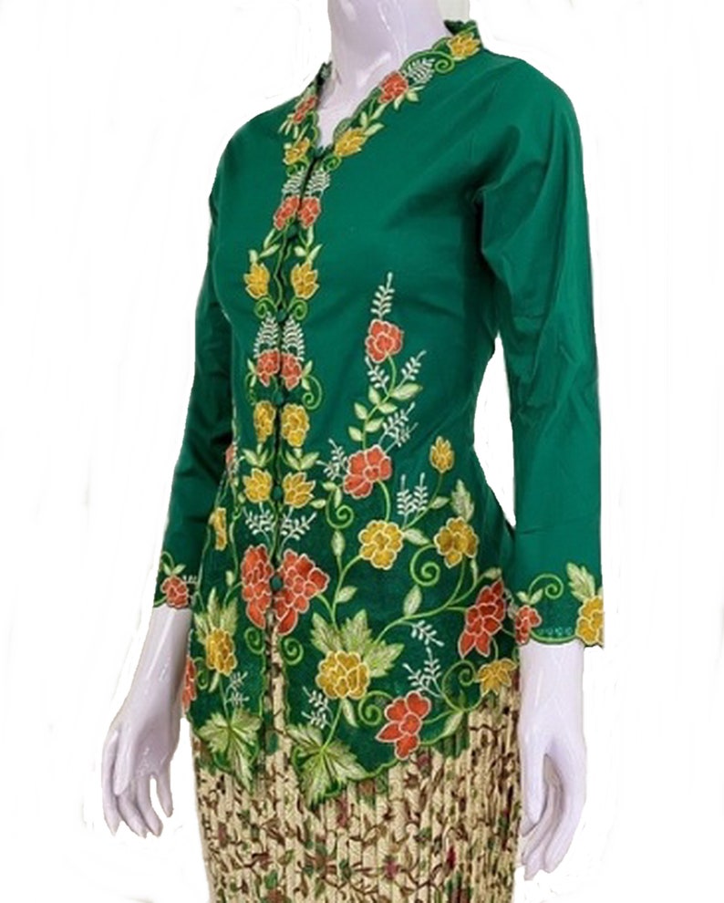 Emerald Green Kebaya: Floral Embroidery Cotton Nyonya Top - Etsy