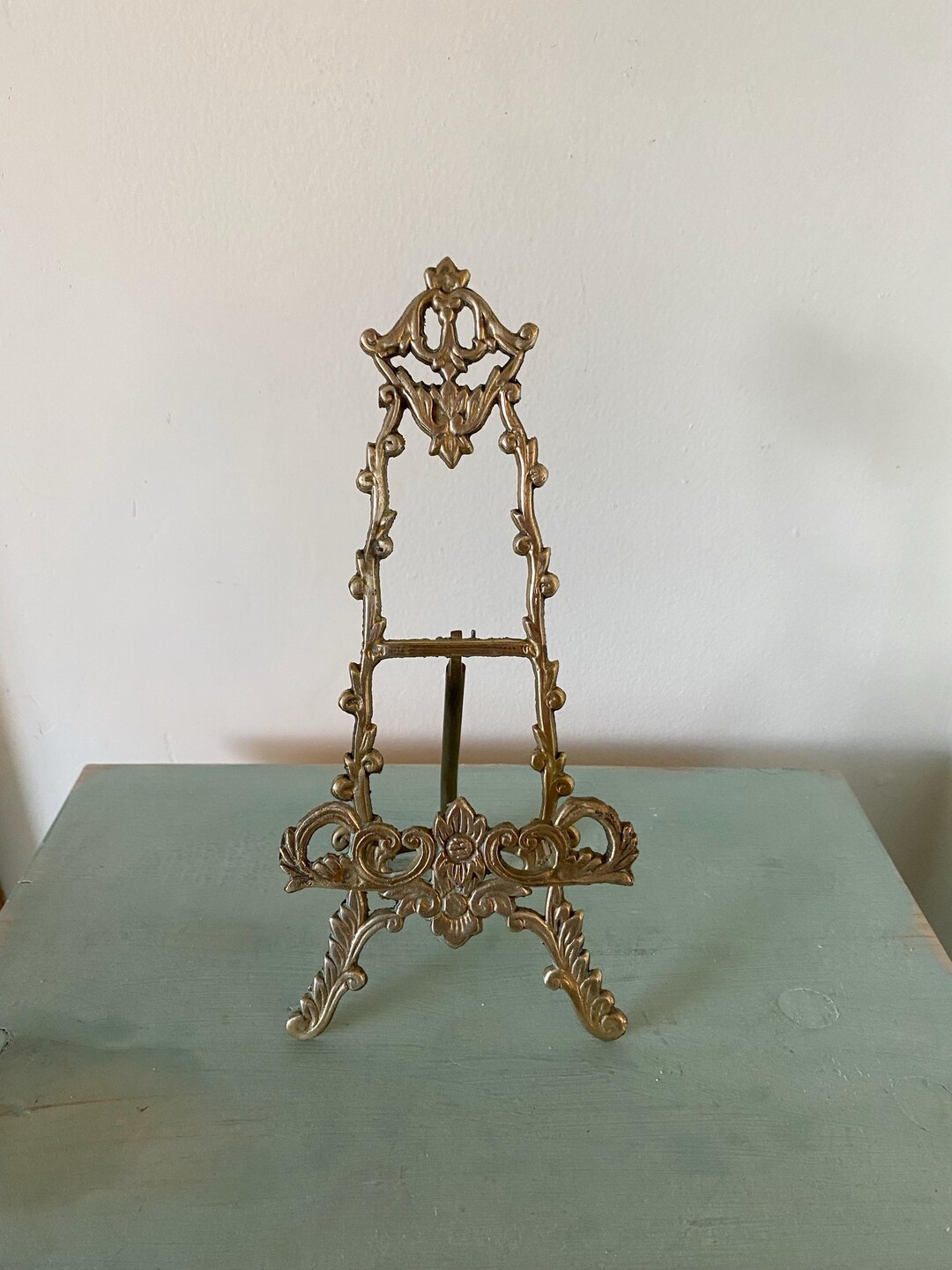 Vintage Brass Frame Stand, Ornate Gold Plate or Signs Stand - Etsy