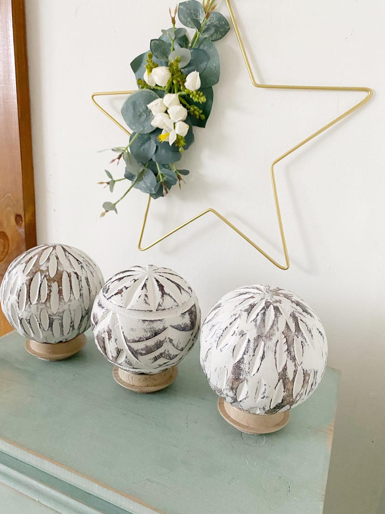 Vintage Decorative Table Orbs, Centerpiece White Wooden Decorative ...