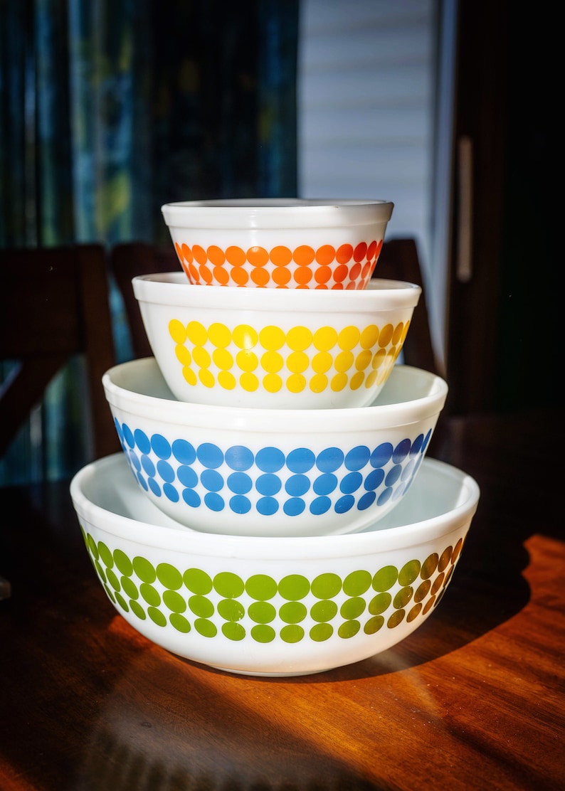 Amazing, Shiny, Crisp Pyrex Dots Mixing Bowl Set, in Great Condition ...