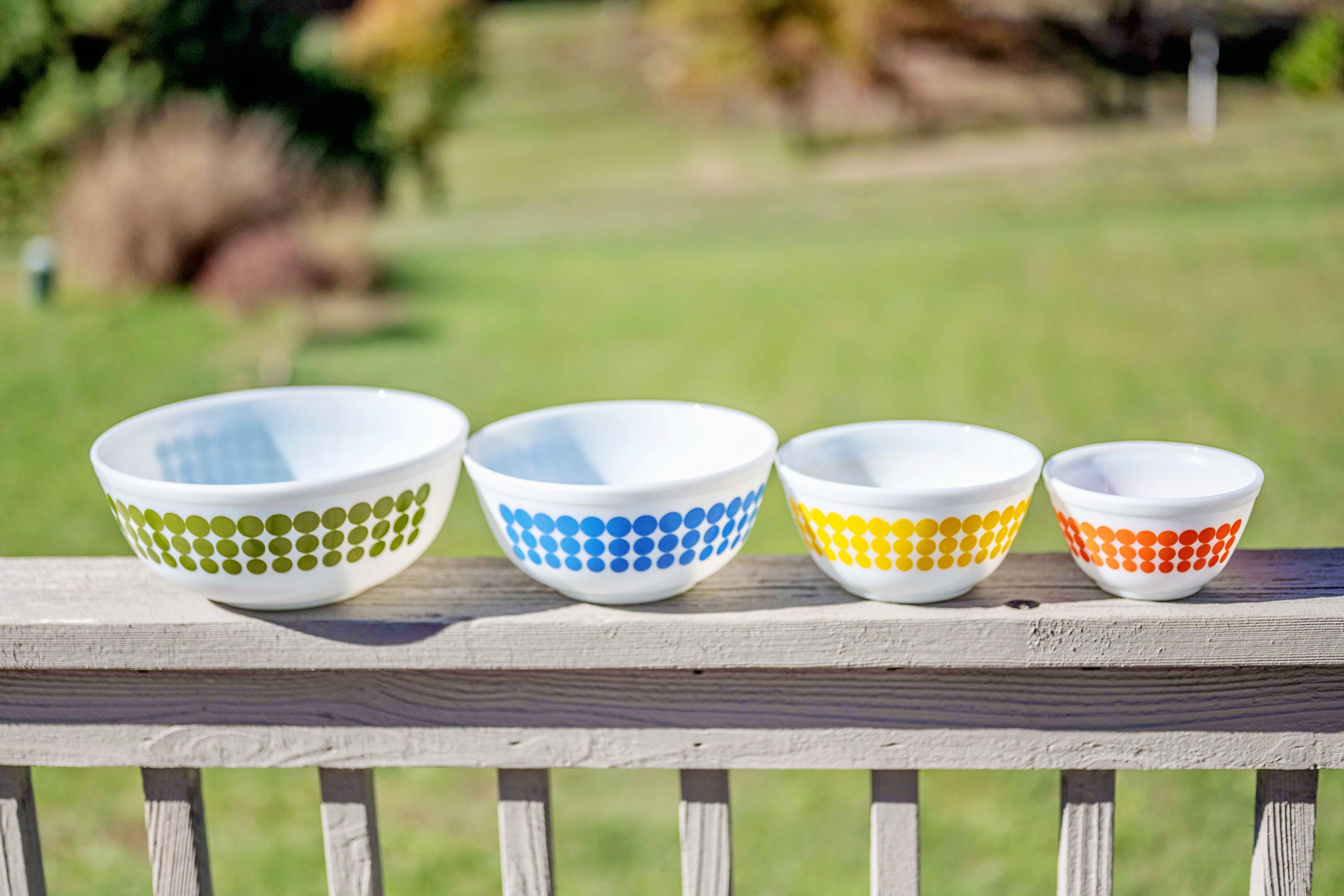 Amazing, Shiny, Crisp Pyrex Dots Mixing Bowl Set, in Great Condition ...