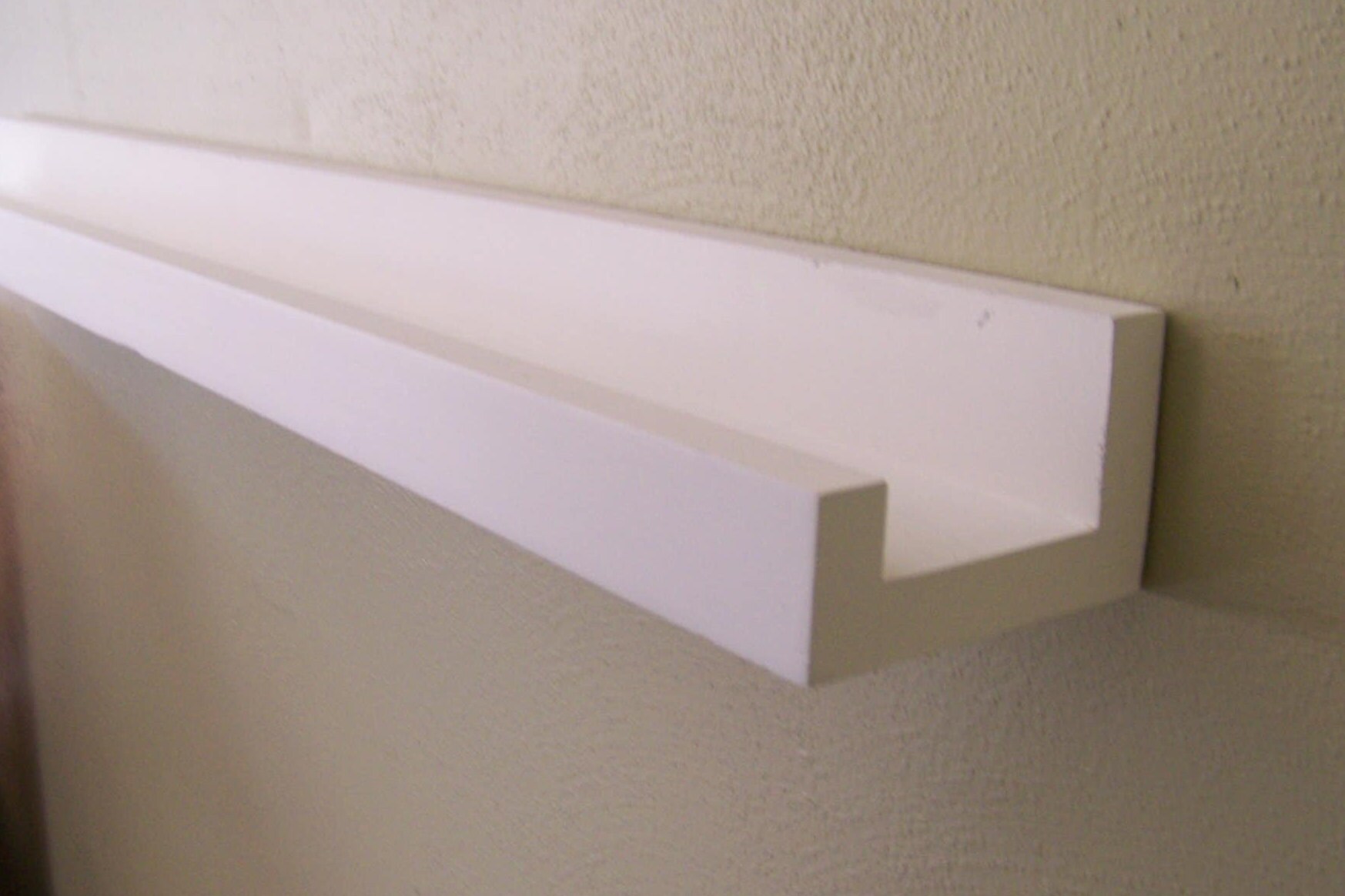 4-ft to 8-ft FLOATING PICTURE LEDGE Floating Shelf | Etsy