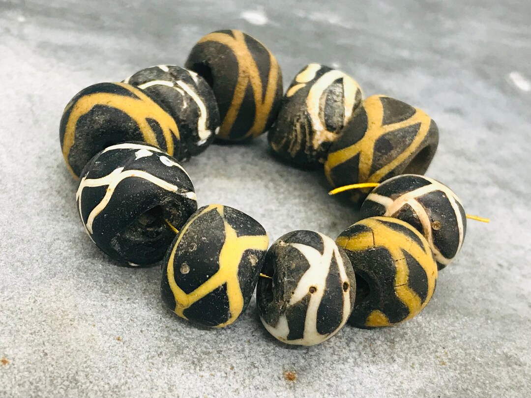 10 Venetian Rattle Snake Beads, Late 1800's, Mixed Old Venetian Fancy ...