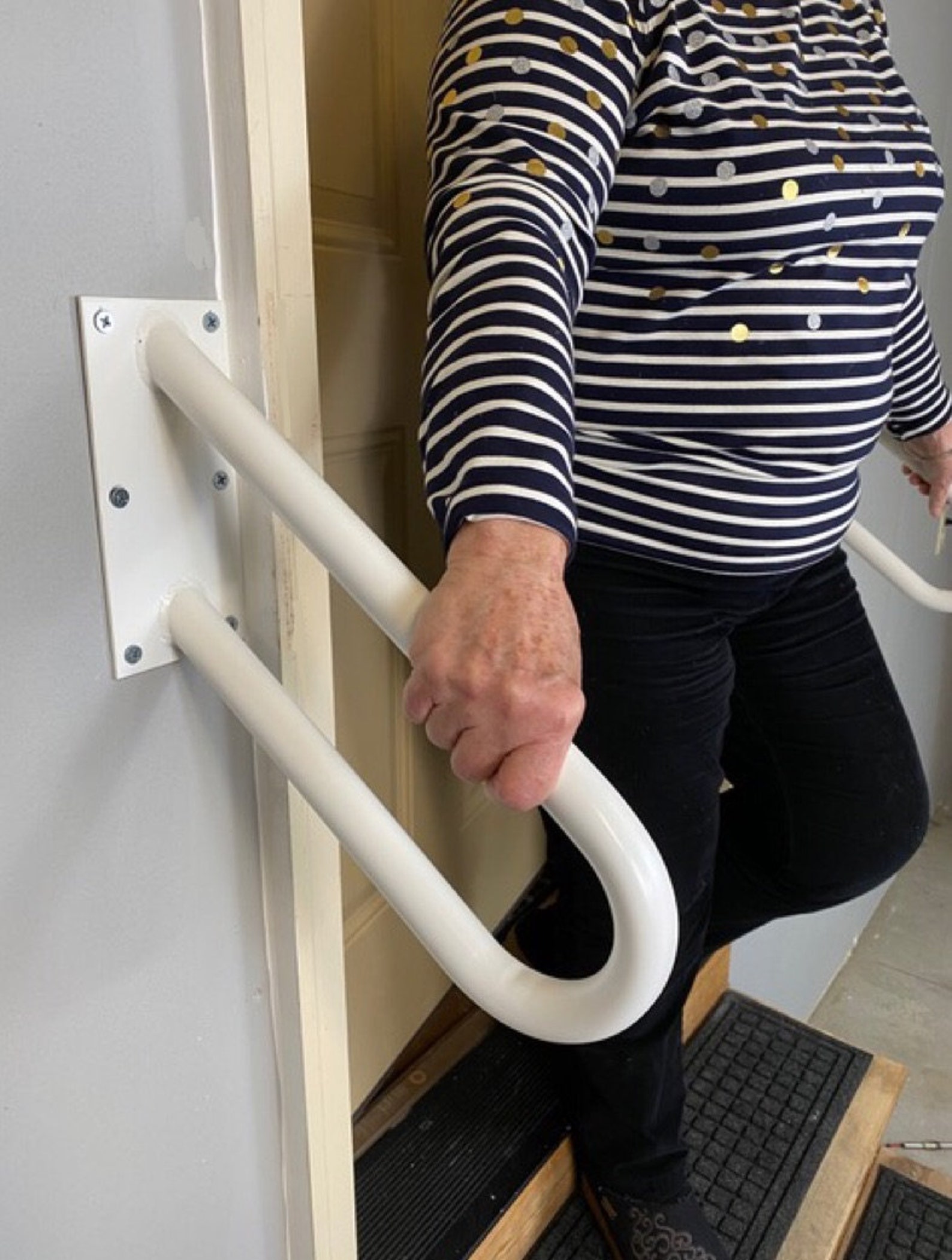 Hold-tight Handrail Wall Mount 18 Mini by Home Freedom - Etsy