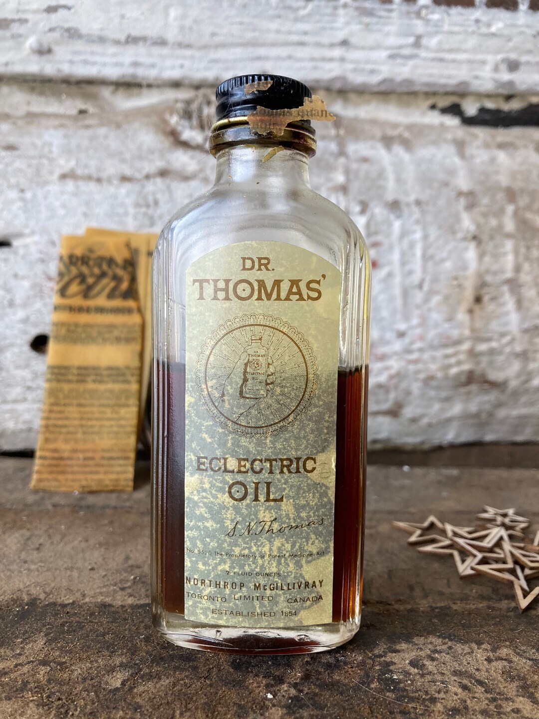 Vintage Dr. Thomas Eclectric Oil Bottle – Canadian Apothecary Livestock ...