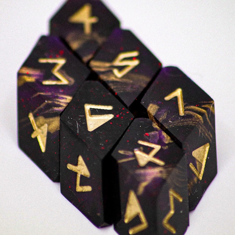 Unique D6 Resin - Etsy