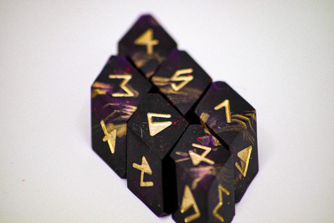 Valdis Dragonscale D6 (handmade Resin Dice) - Etsy