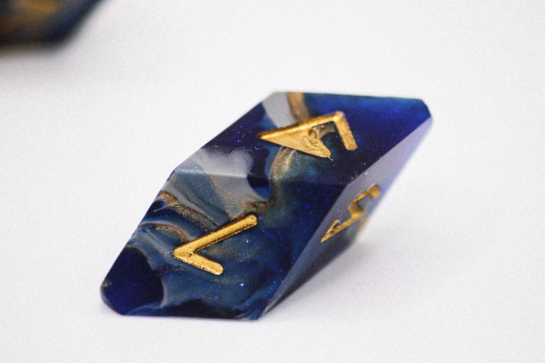 Lapis Dragonscale D6 (handmade Resin Dice) - Etsy