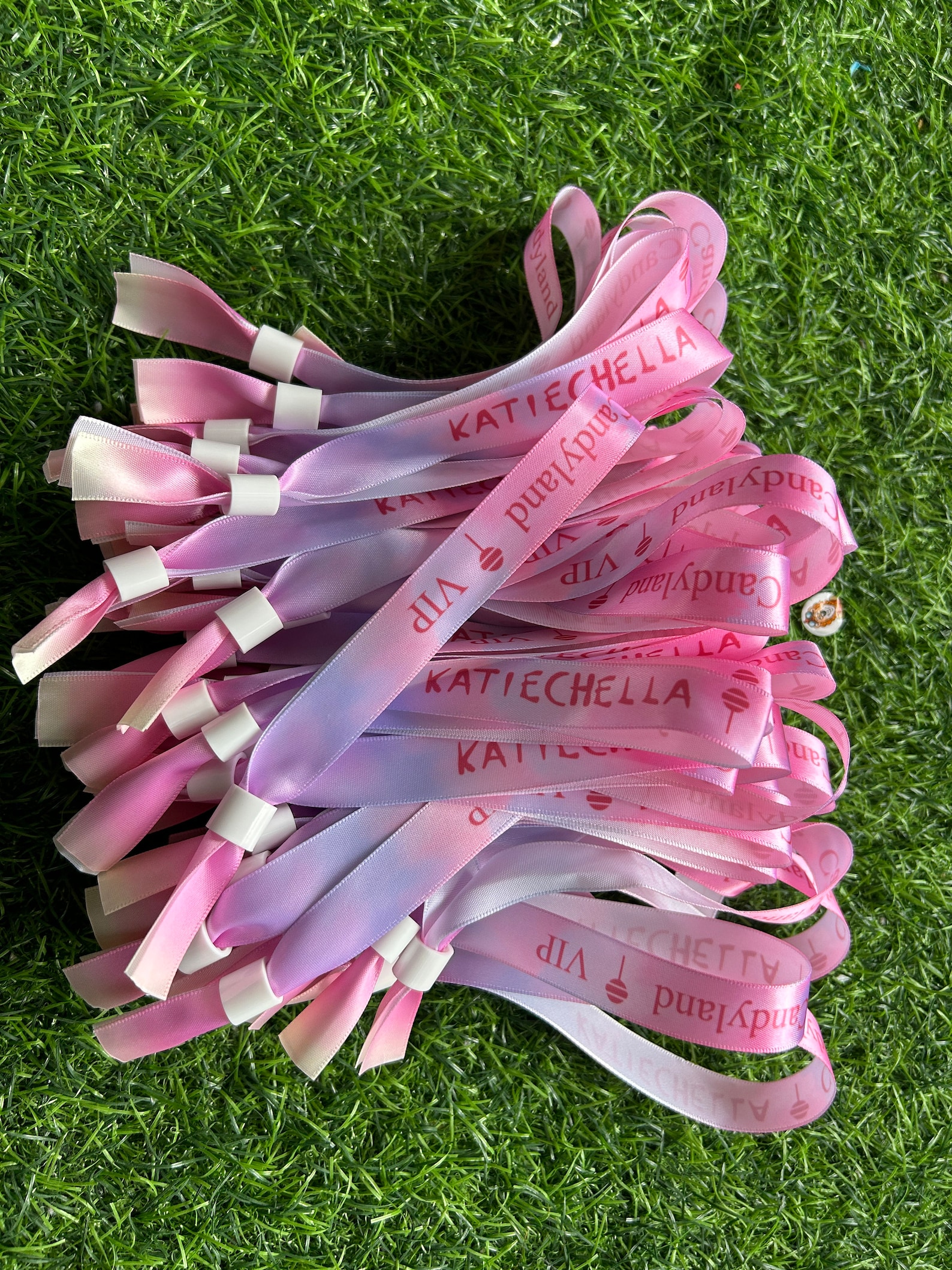 100pcs Handmade Custom Ribbon Satin Wristband Feature Holiday Ribbon ...