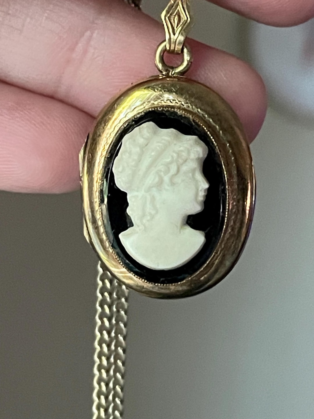 Antique Cameo Locket Pendant Necklace, Retro Jewelry, Victorian Charm ...