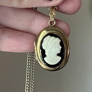 Antique Cameo Locket Pendant Necklace, Retro Jewelry, Victorian Charm ...
