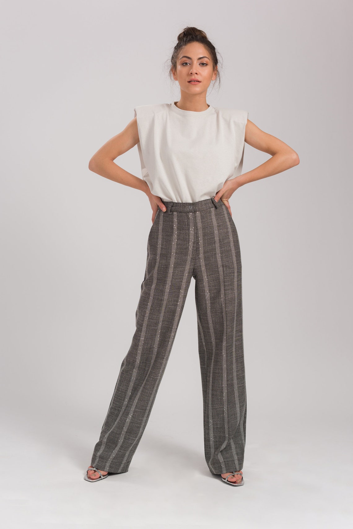 Shoulder Pad T-shirt in Stone Organic Cotton Basic Work | Etsy