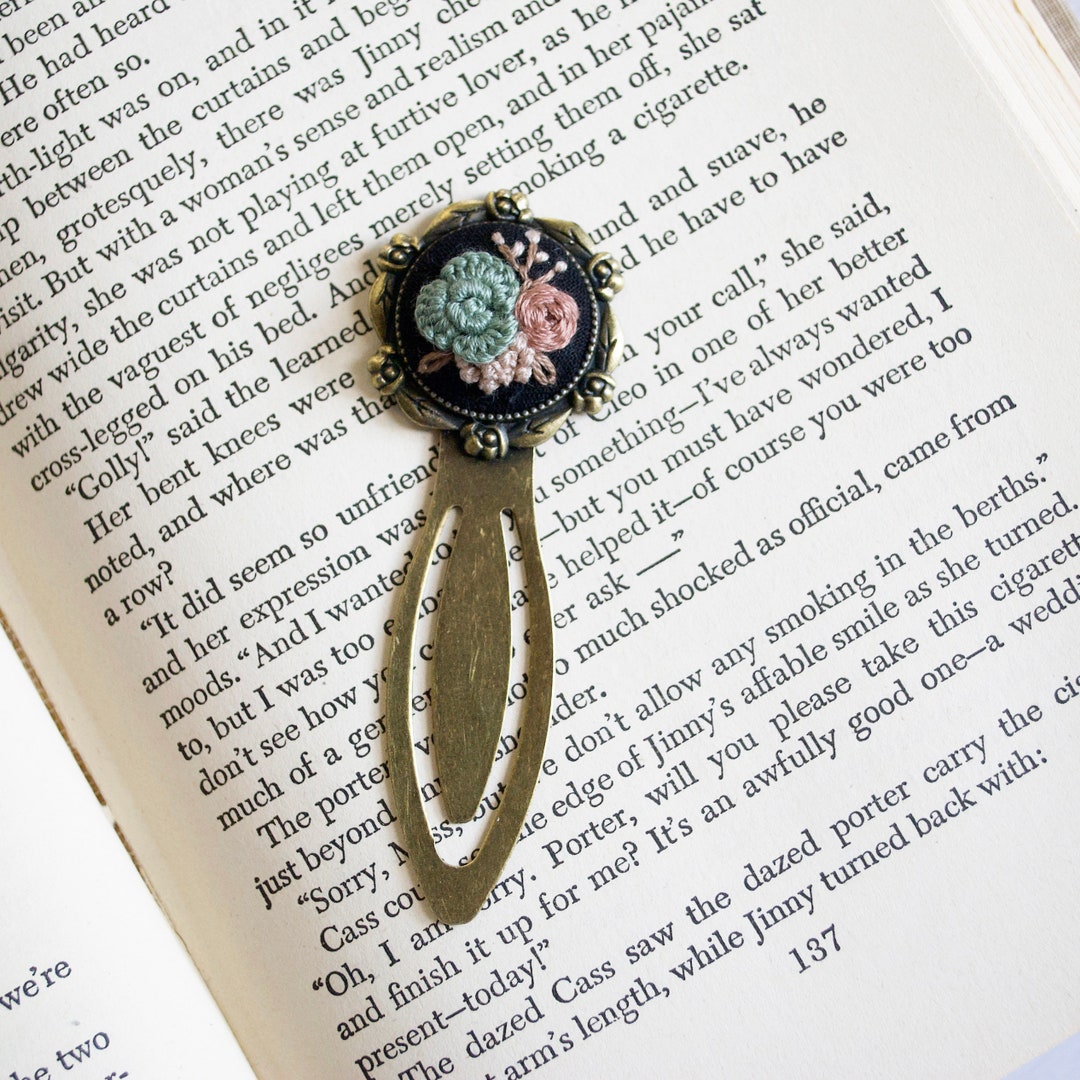Embroidered Bookmark with Mint Flowers, Book Lovers Gifts - Etsy Österreich