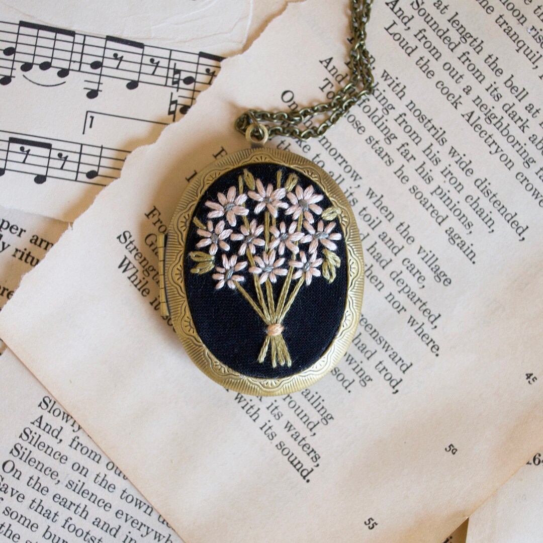Embroidered Picture Locket Necklace, Large Oval Photo Locket - Etsy